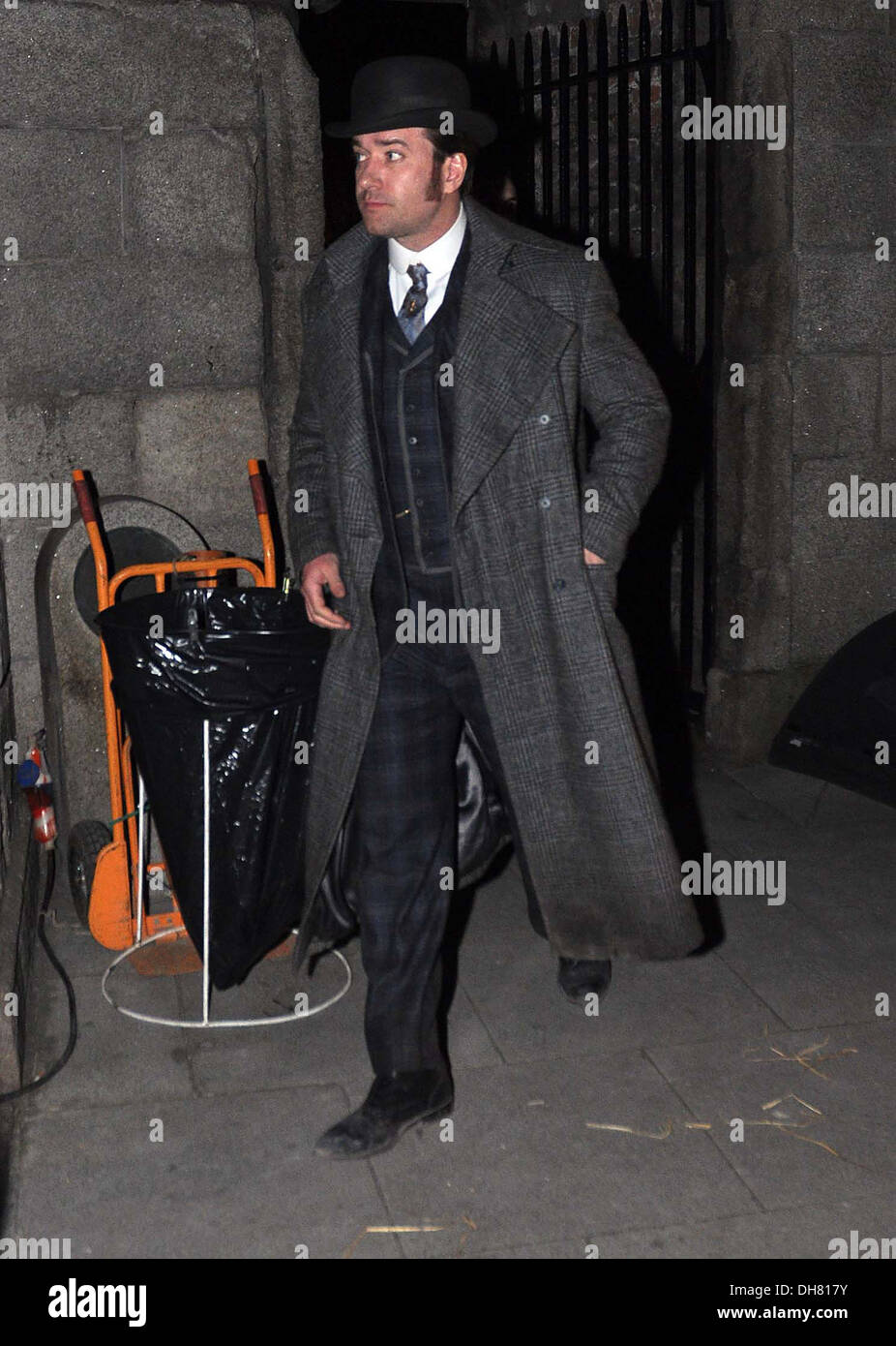 Matthew Macfadyen Filming of "Ripper Street" an eight-part series BBC ...