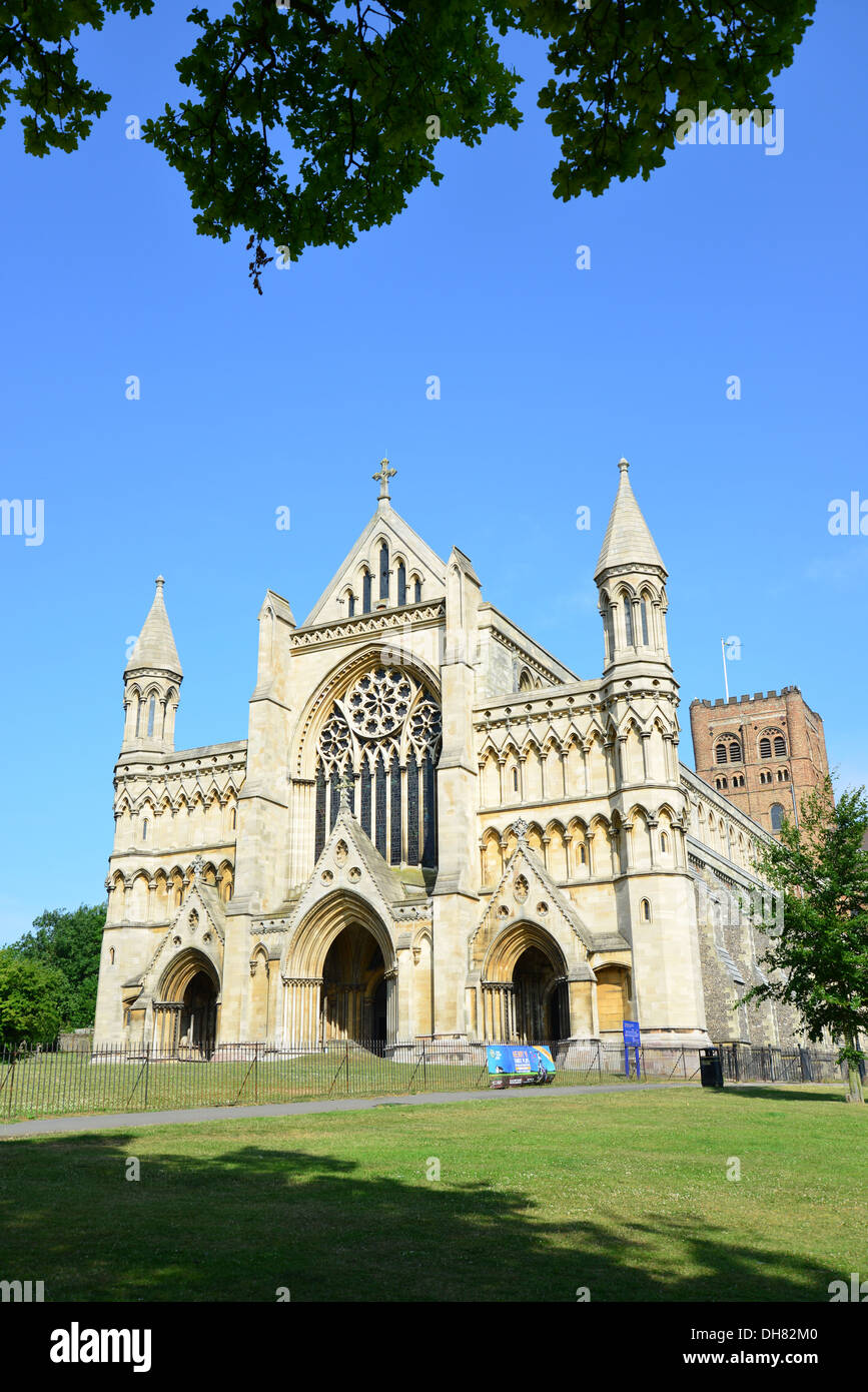 Vintry gardens hi-res stock photography and images - Alamy