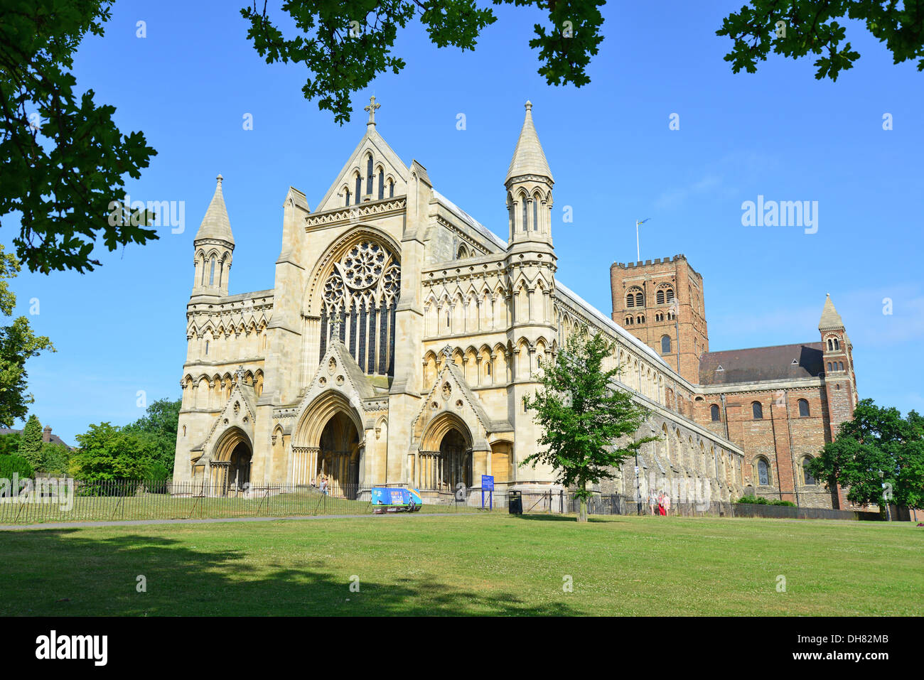 Vintry gardens hi-res stock photography and images - Alamy