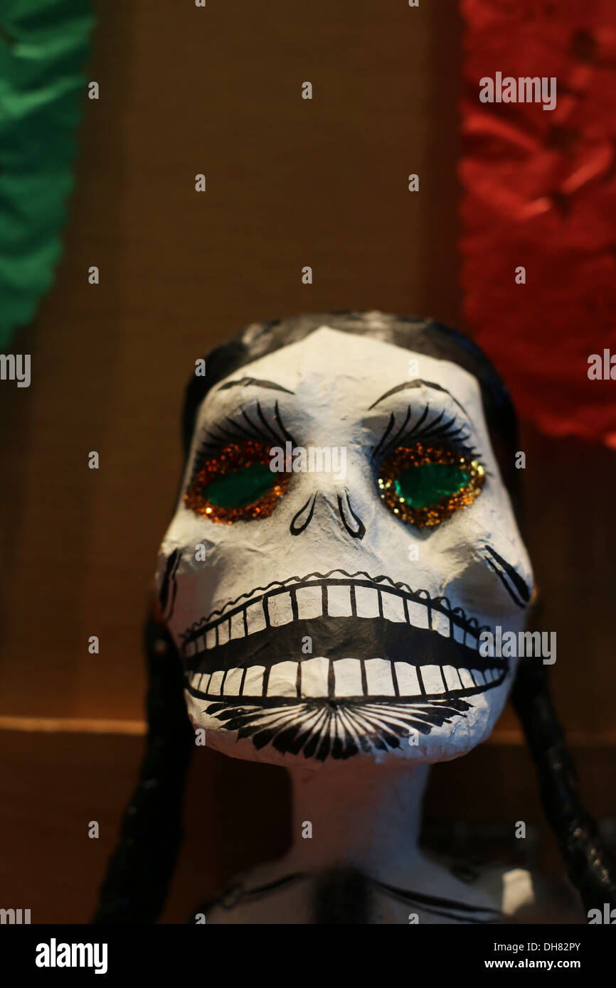 Decoration with papier mache hi-res stock photography and images - Alamy