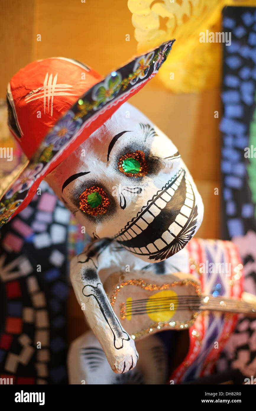 Papier mache skeleton hi-res stock photography and images - Alamy