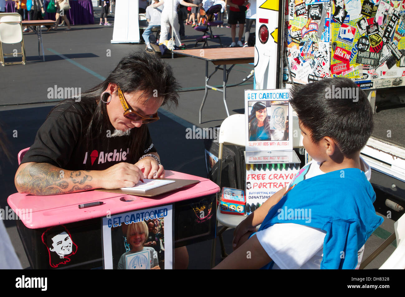 Cartoonist drawing picture hi-res stock photography and images - Alamy