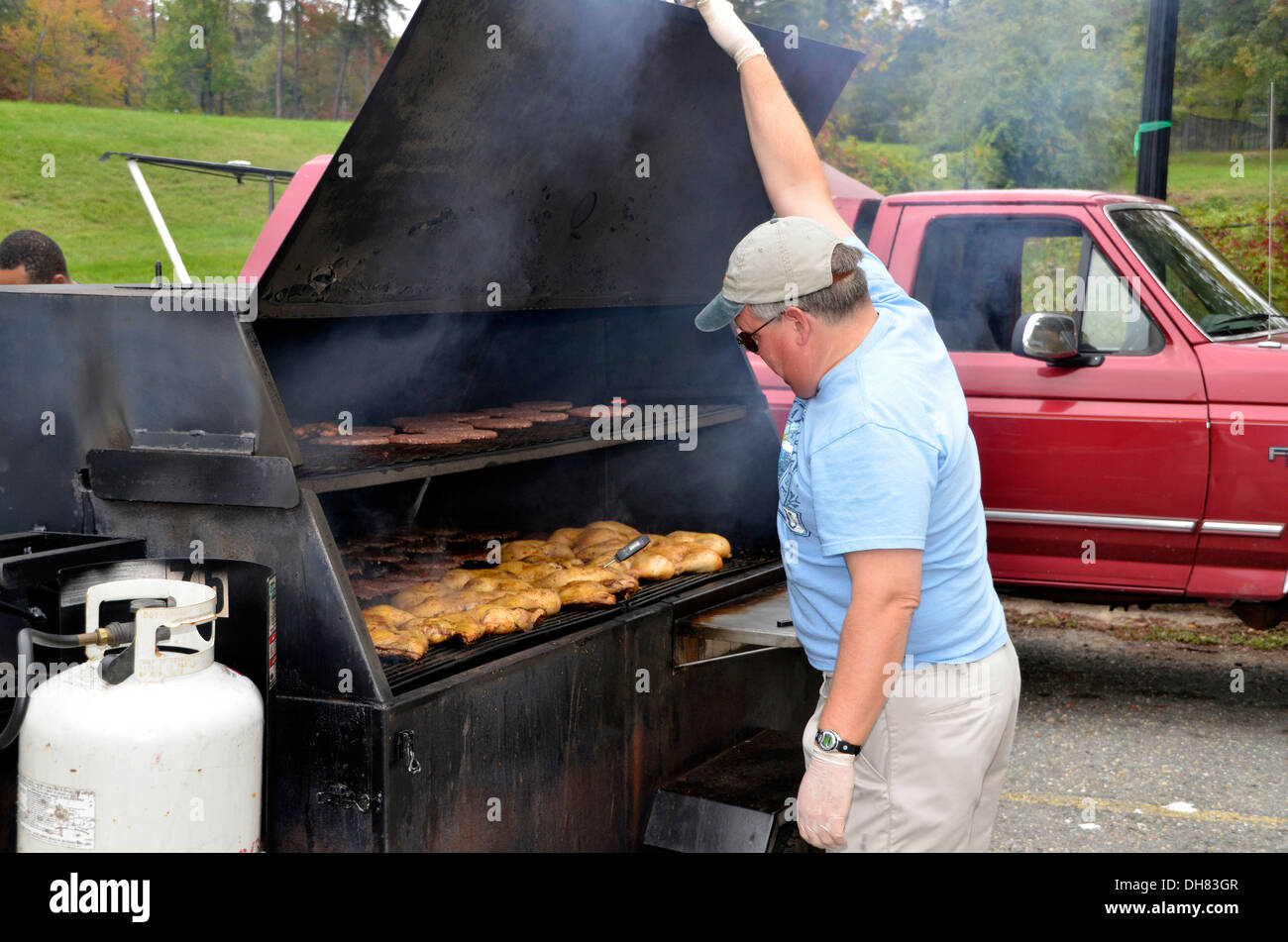 Church chicken barbecue hi-res stock photography and images - Alamy