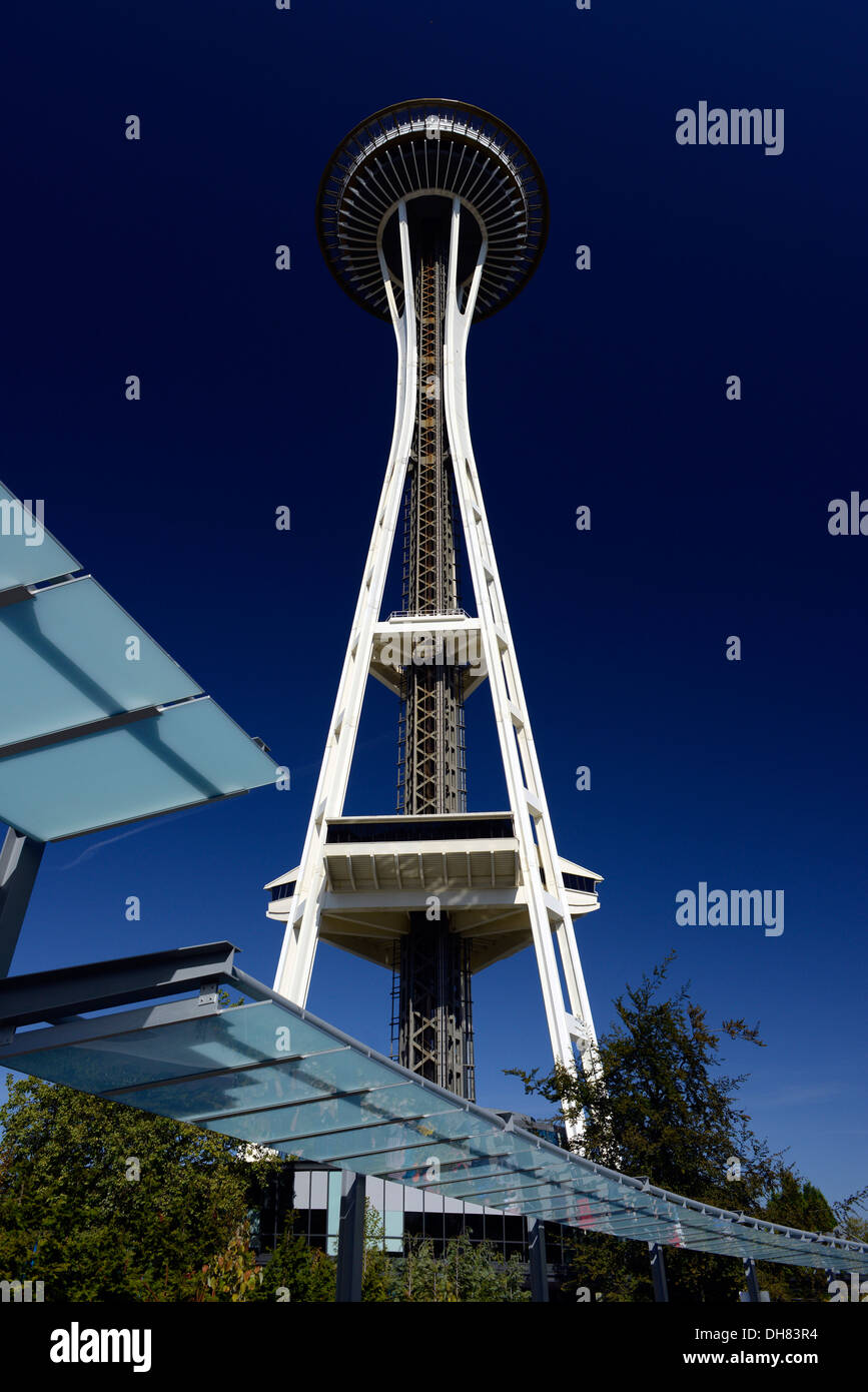 Space needle shapes hi-res stock photography and images - Alamy