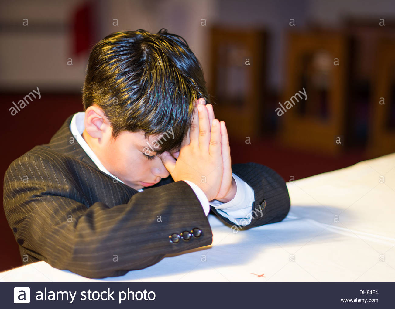 Child Communion Prayer Stock Photos & Child Communion Prayer Stock ...