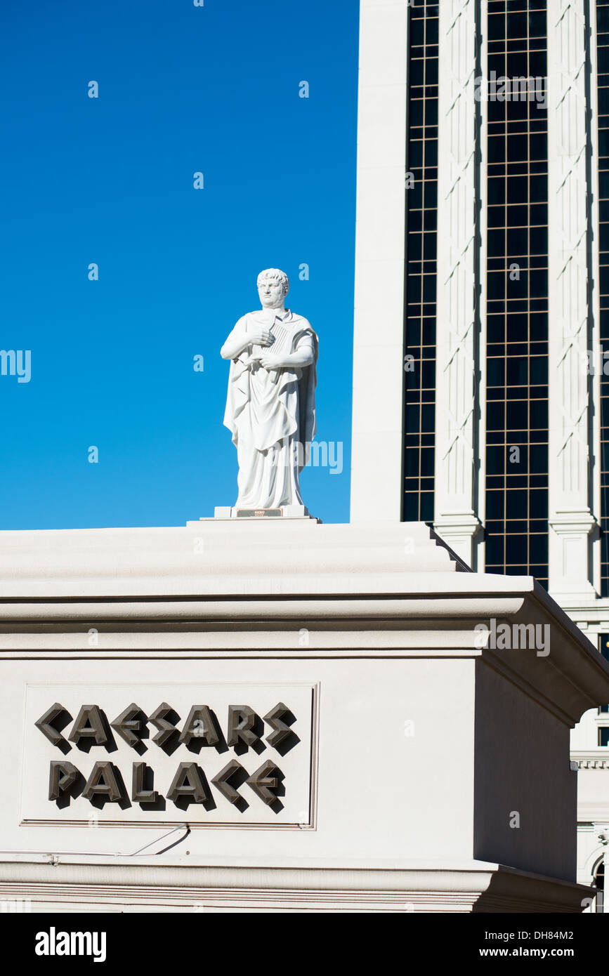 Statue caesar caesars palace hi-res stock photography and images - Alamy