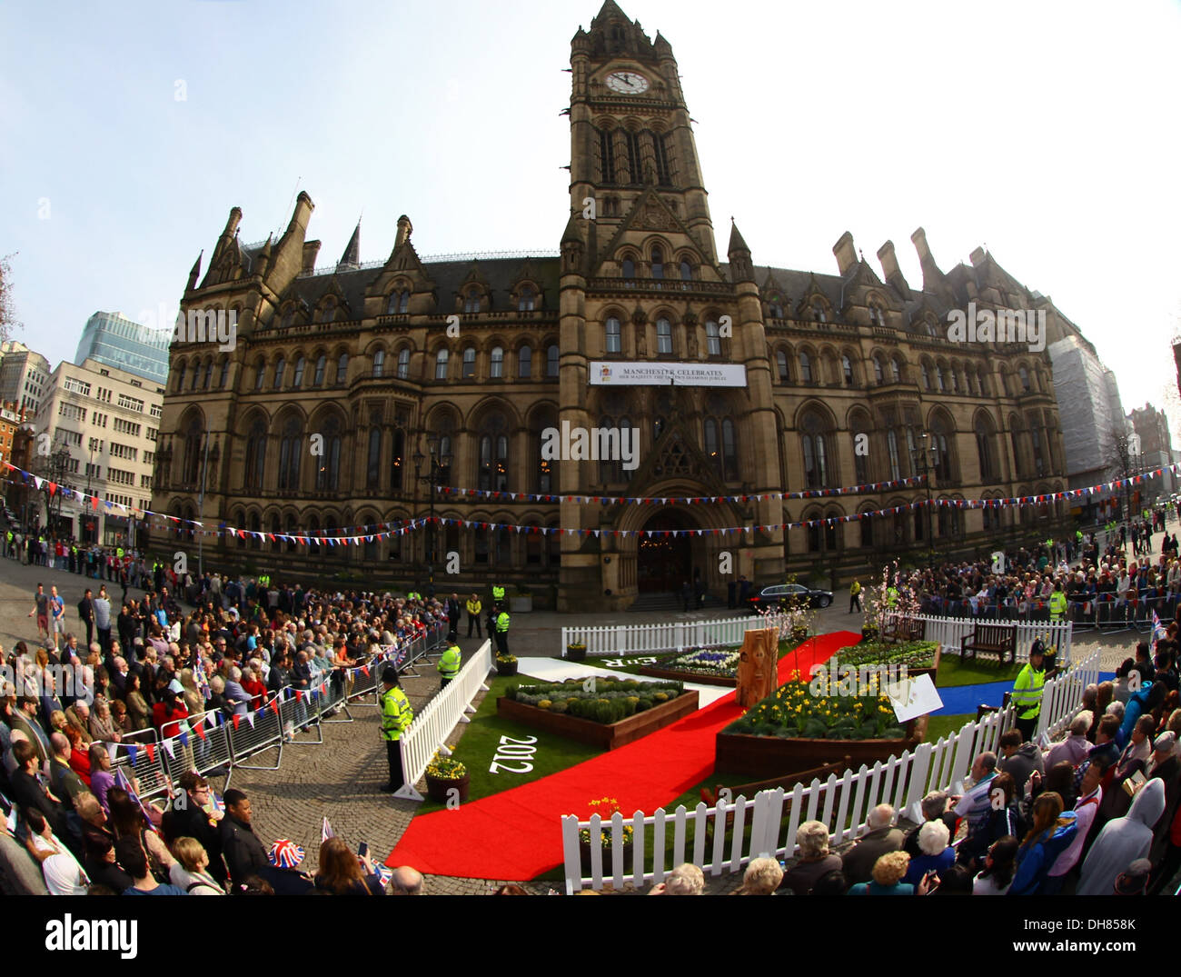 Atmosphere Queen Elizabeth II visits Manchester as part of her Diamond ...