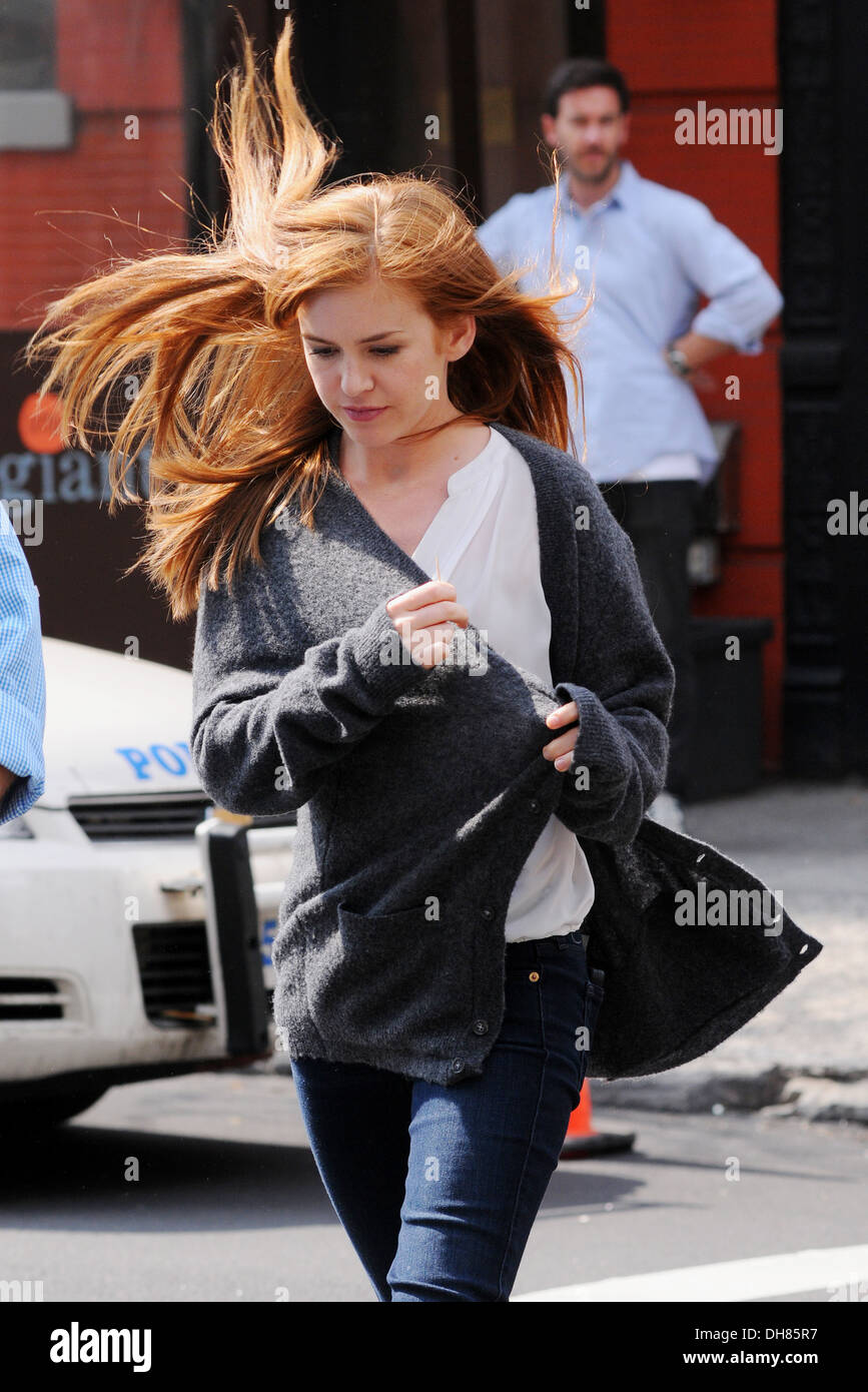 Isla Fisher filming 'Now You See Me' on location in Manhattan New York ...