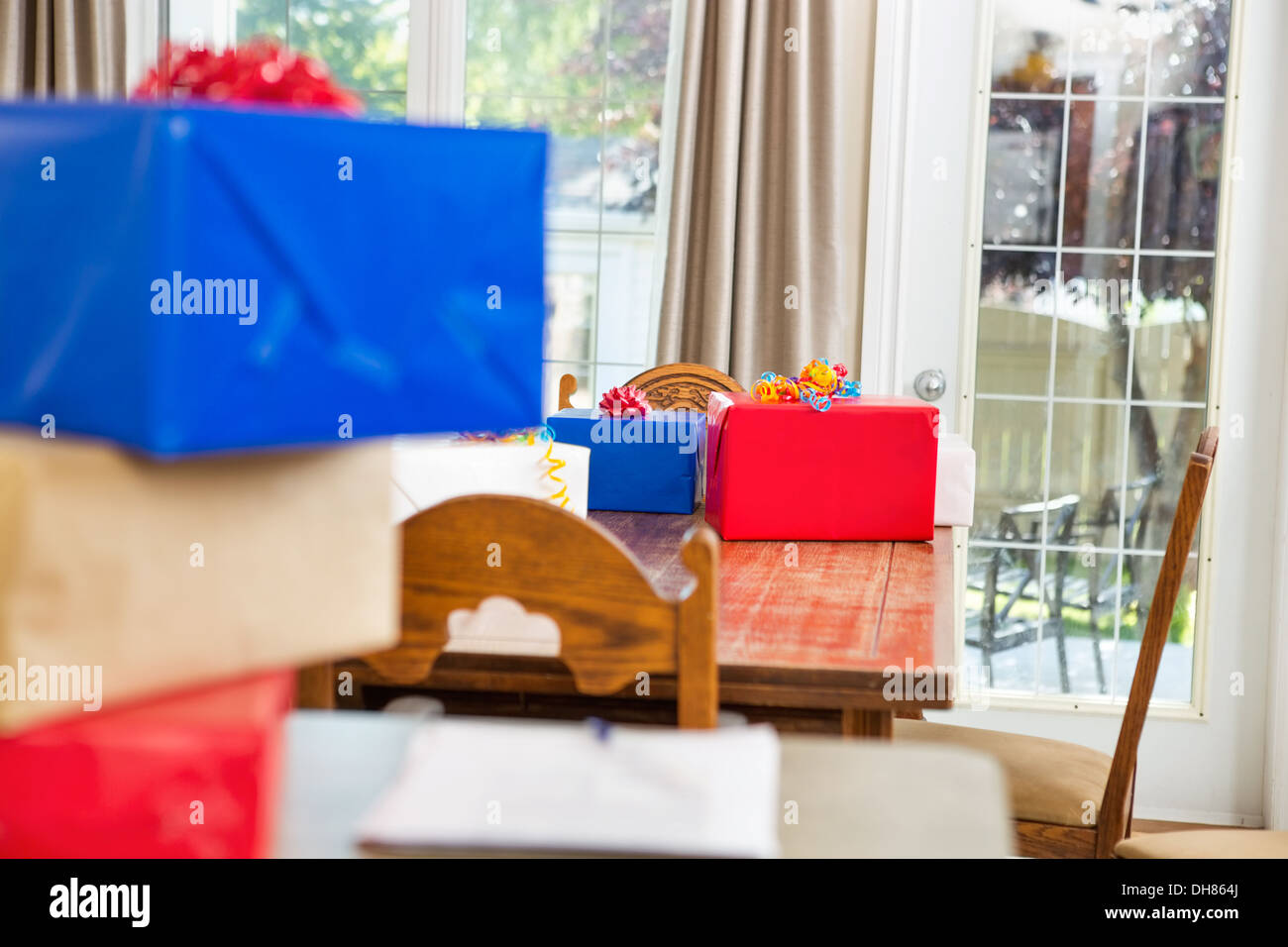 Table birthday party indoor hi-res stock photography and images - Alamy