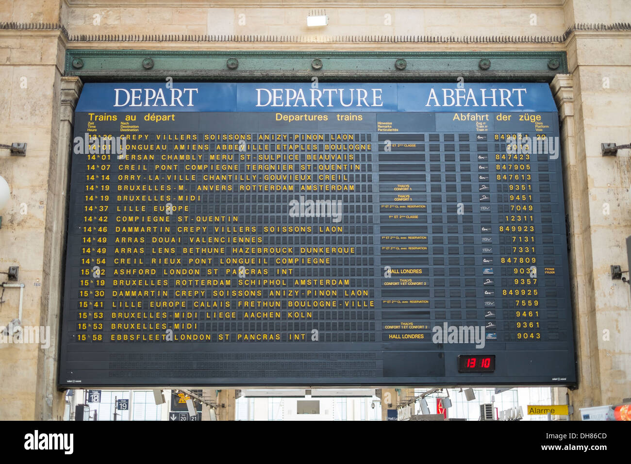 Paris station departure board High Resolution Stock Photography and ...