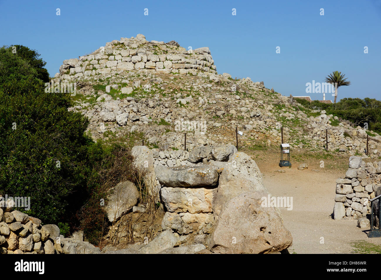 Talaiots hi-res stock photography and images - Alamy