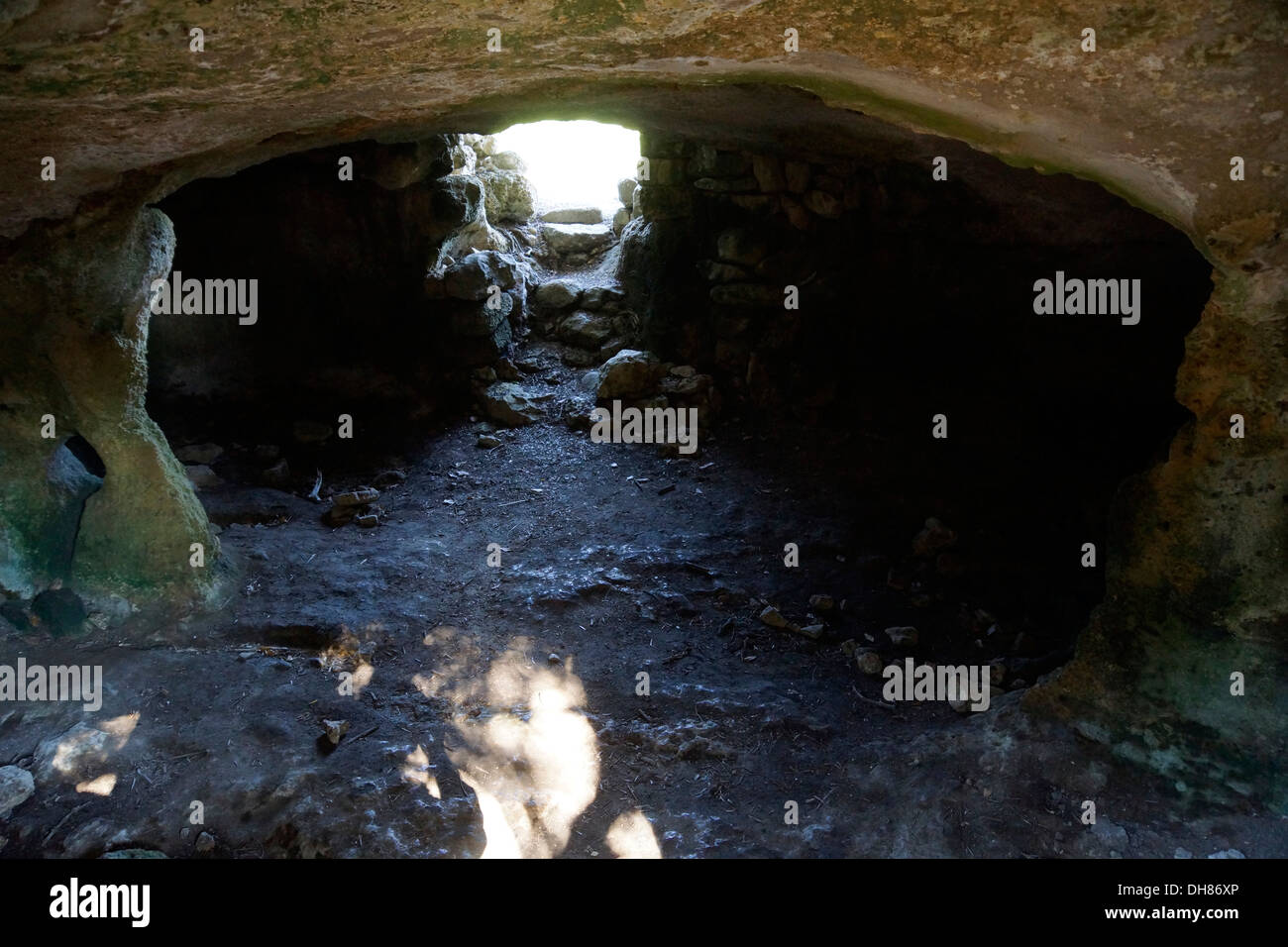 Prehistoric cave caves hi-res stock photography and images - Alamy