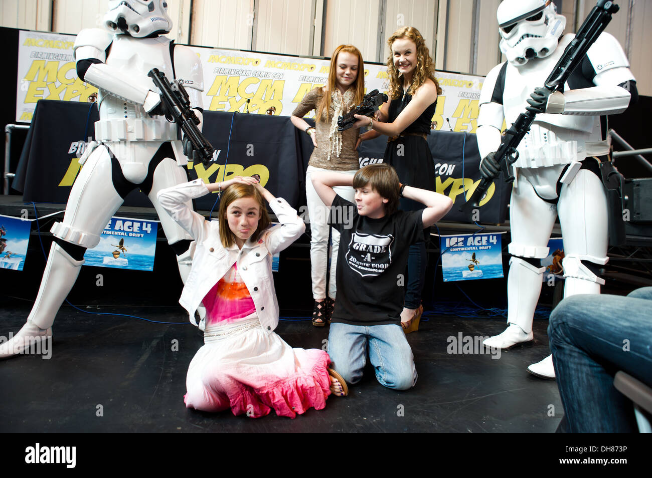 Mackenzie Lintz Annie Thurman Maddison Mackenzie Chandler Riggs with ...