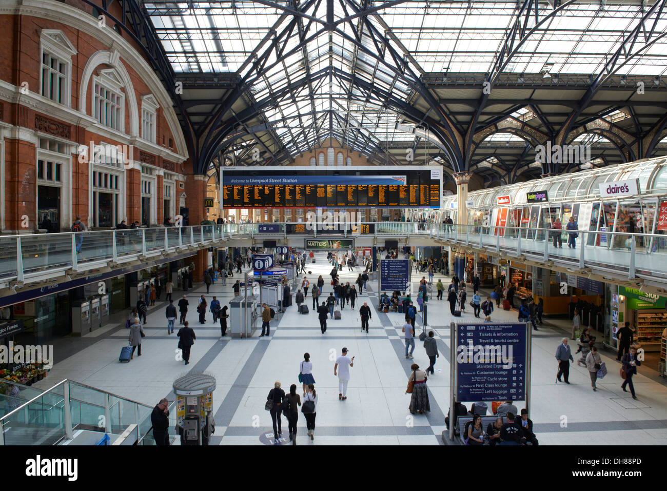 Liverpool Street Station Concourse Stock Photo - Alamy