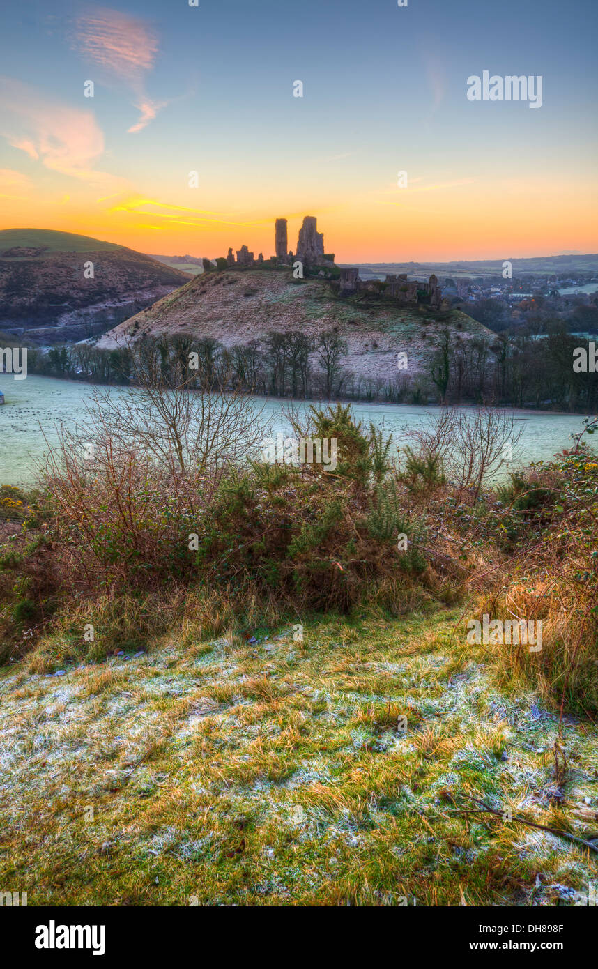 Colourful pre dawn sky hi-res stock photography and images - Alamy