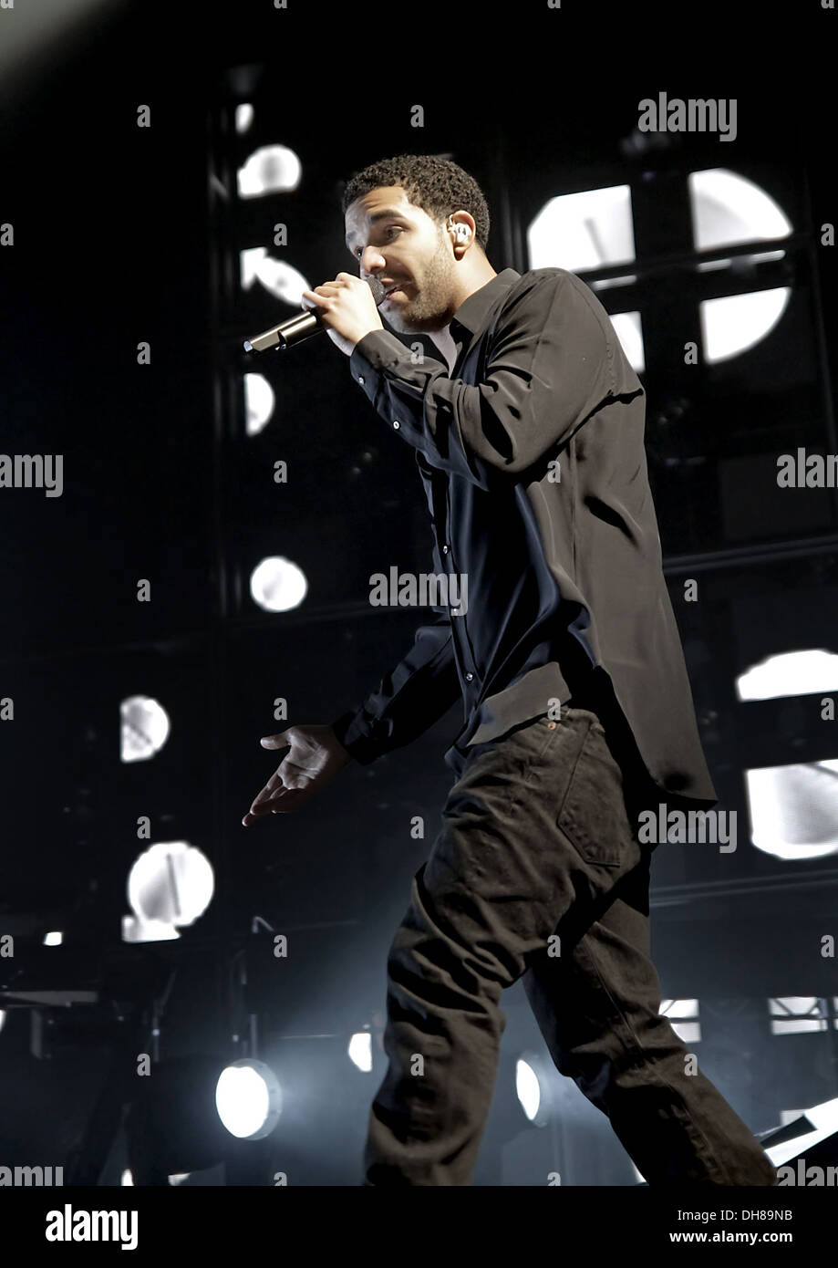 Drake performing rapper hi-res stock photography and images - Alamy
