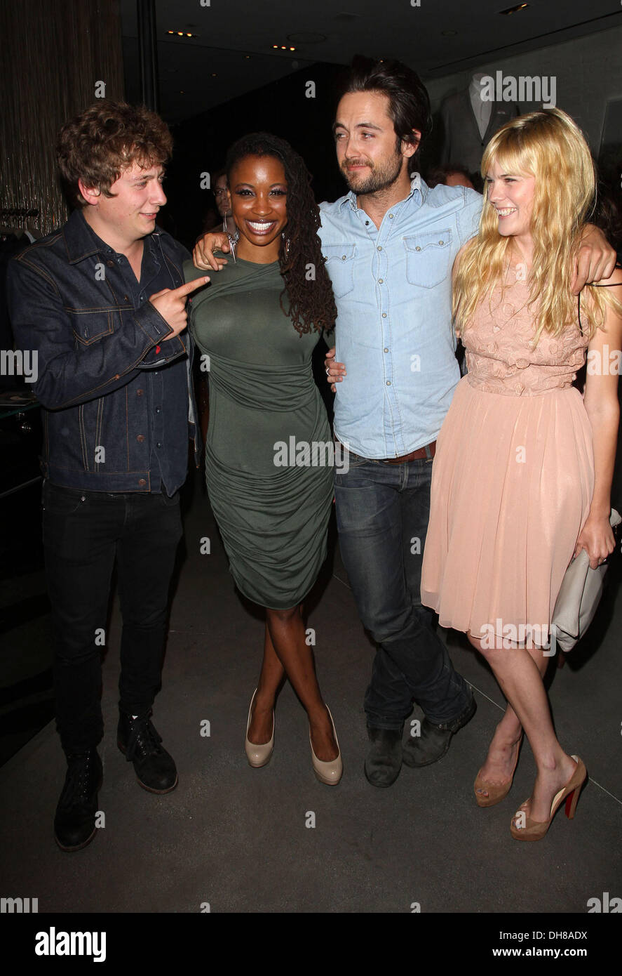 Jeremy Allen White, Shanola Hampton, Justin Chatwin, Emma Greenwell ...