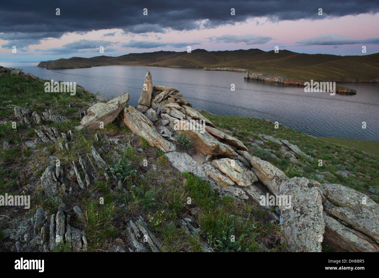 The sea lake hi-res stock photography and images - Alamy