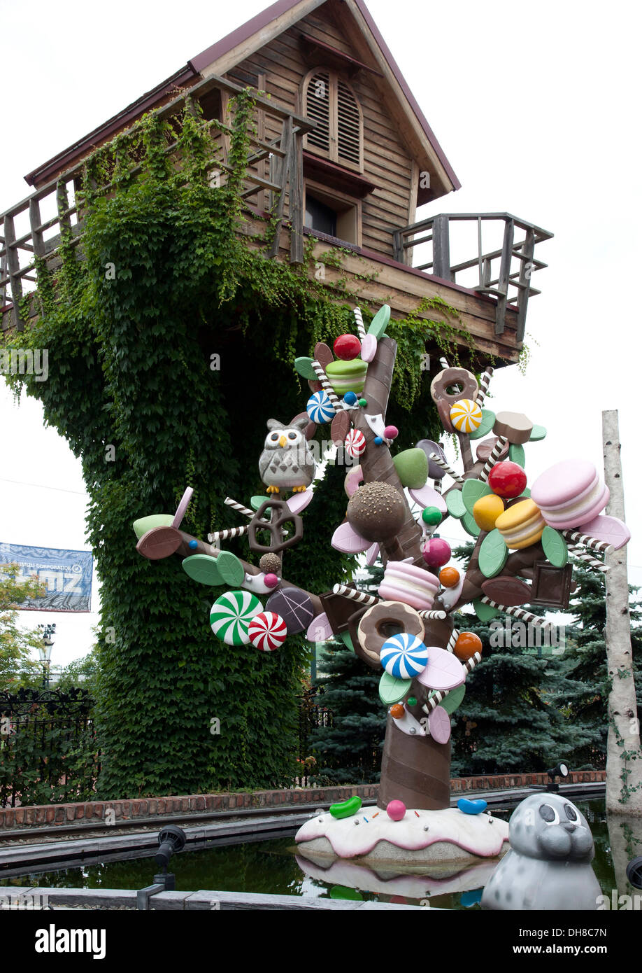 Candy house hi-res stock photography and images - Alamy