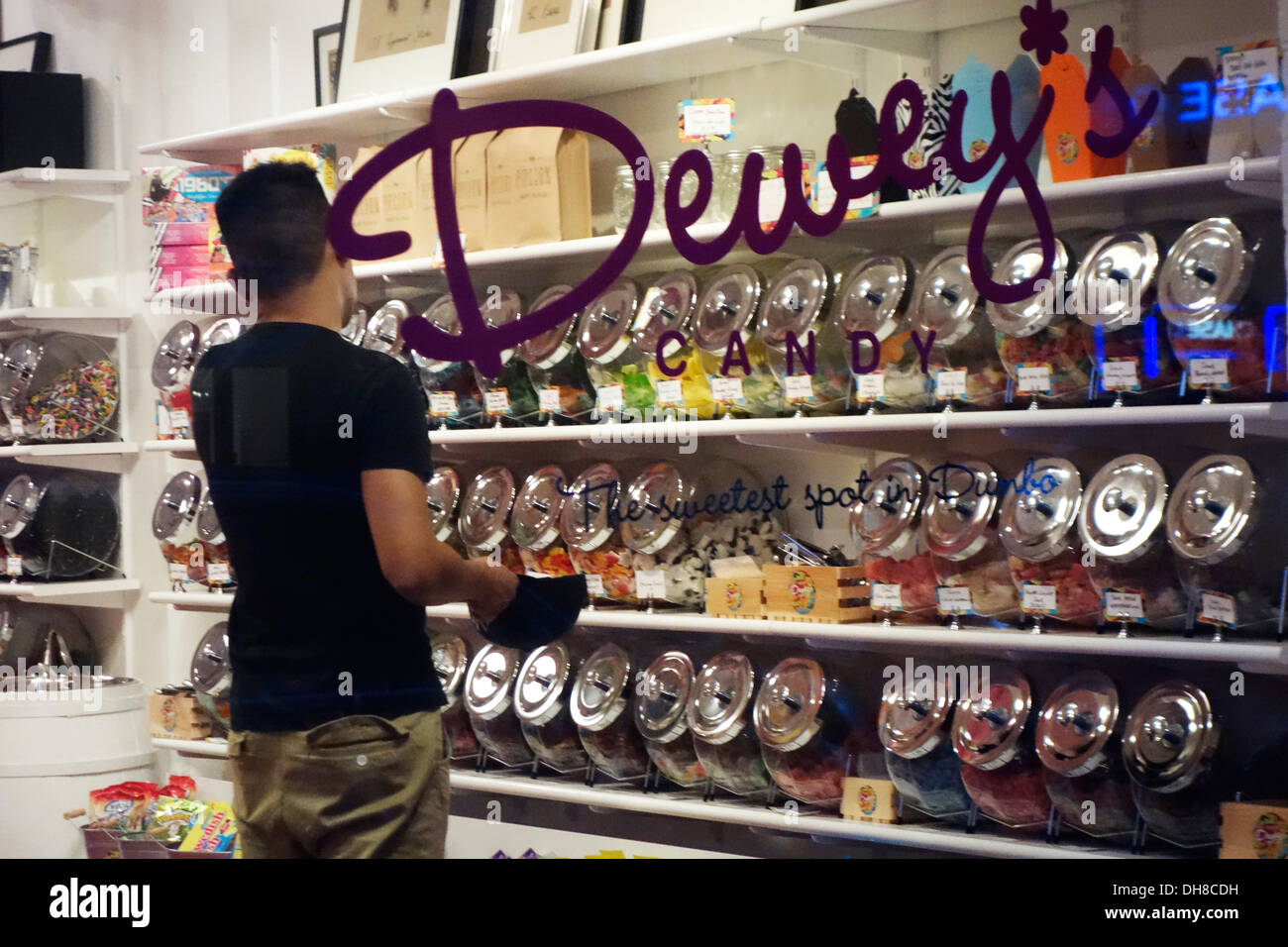 Old fashioned store front america hi-res stock photography and images ...