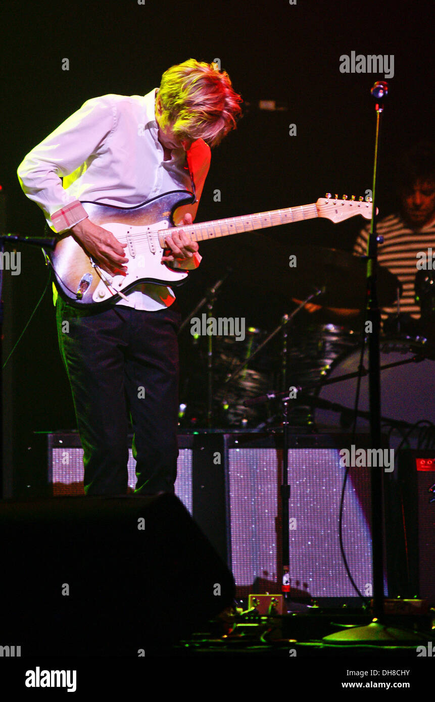 Eric johnson concert hi-res stock photography and images - Alamy