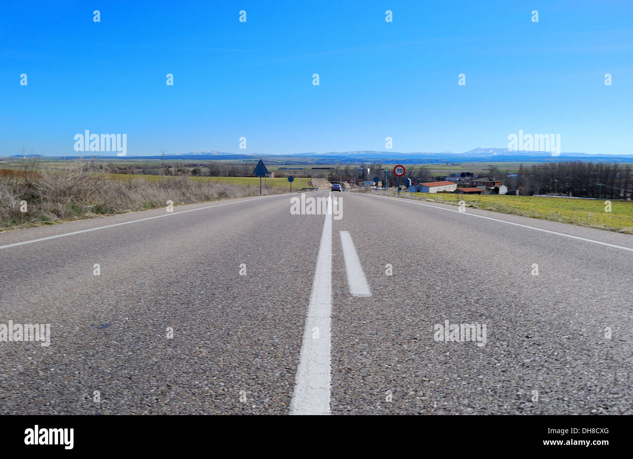 Dashed line hi-res stock photography and images - Alamy