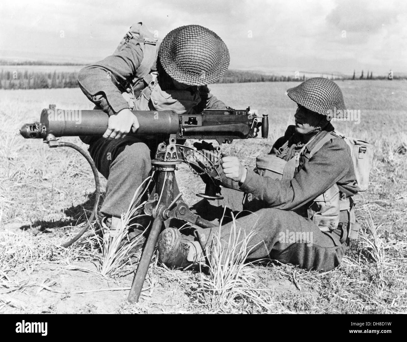 British Vickers MMG gun team prepare for action. Mainstay of infantry ...