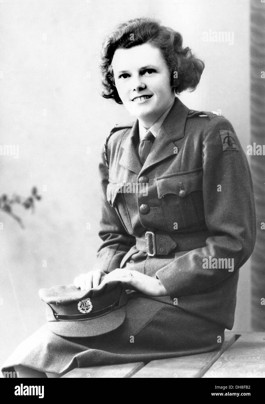 Women ats ww2 hi-res stock photography and images - Alamy