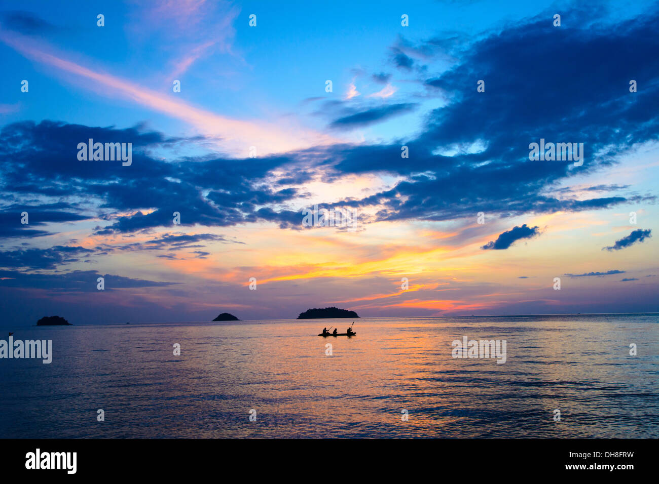Tropical beach sunset hi-res stock photography and images - Alamy