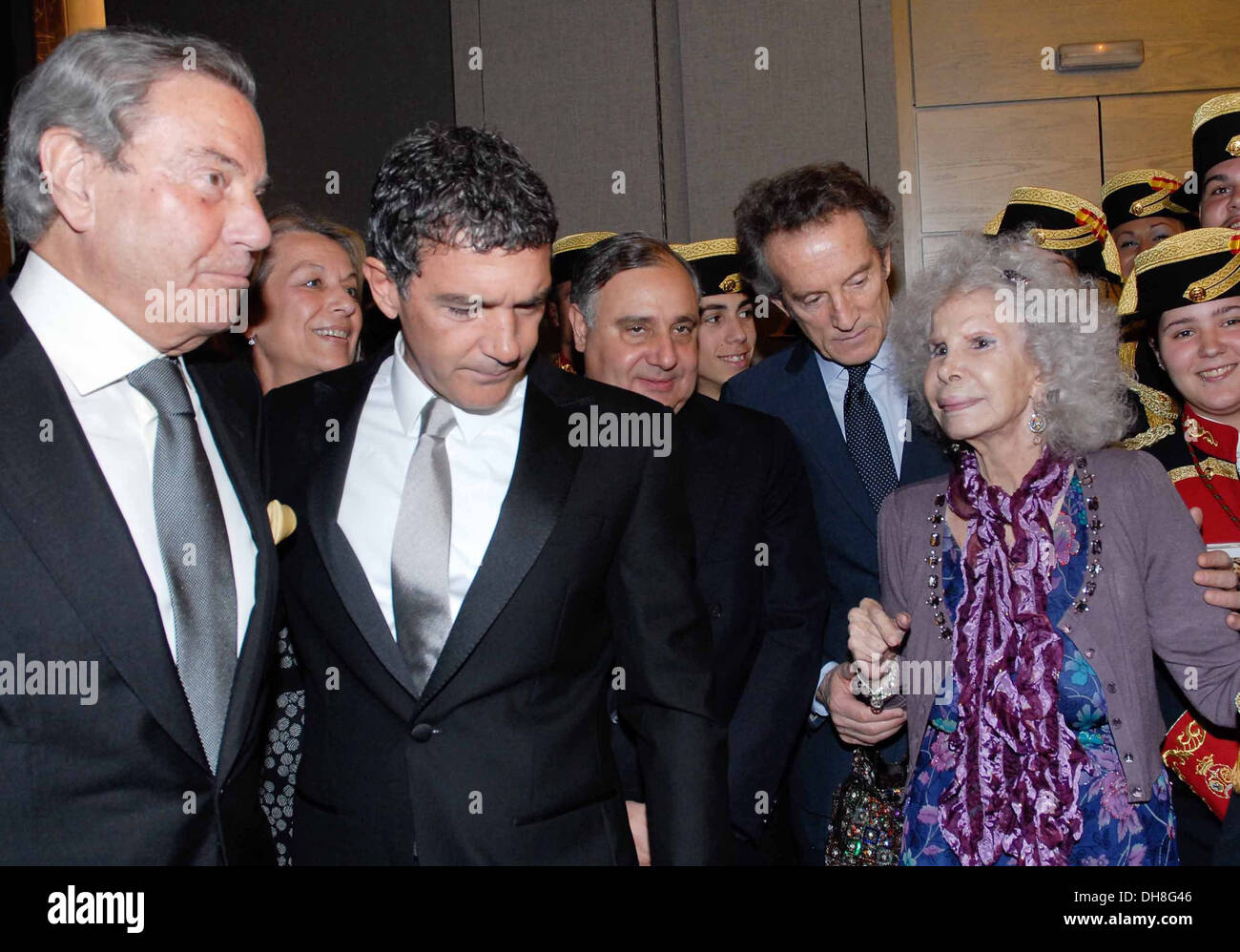 Antonio Banderas and Duchess of Alba Awards Cofrade in Marbella ...