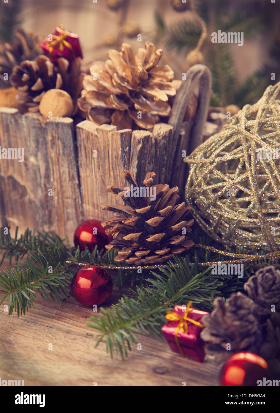 Christmas nuts decoration hi-res stock photography and images - Alamy