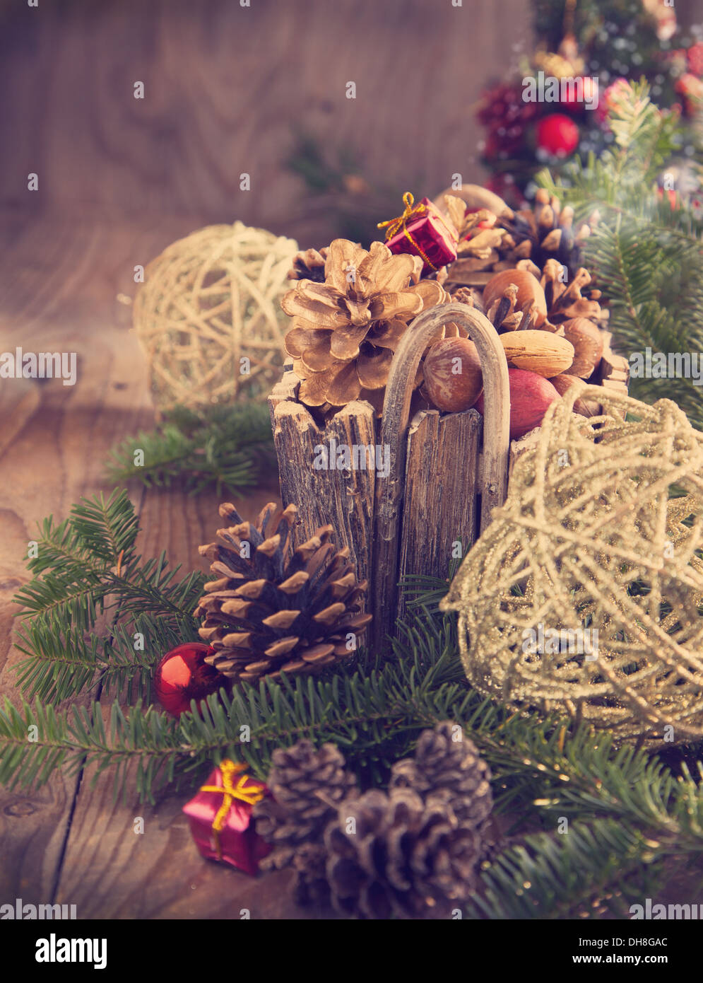Christmas nuts decoration hi-res stock photography and images - Alamy