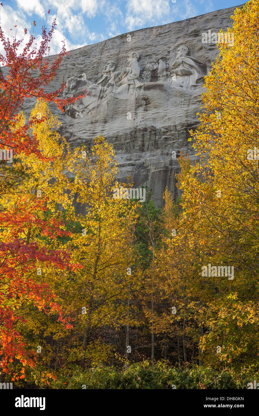 Atlanta's Stone Mountain Park carving of Robert E. Lee, Stonewall ...