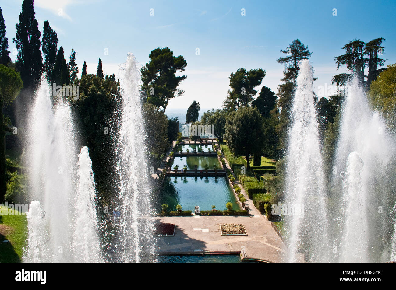 Fish ponds hi-res stock photography and images - Alamy