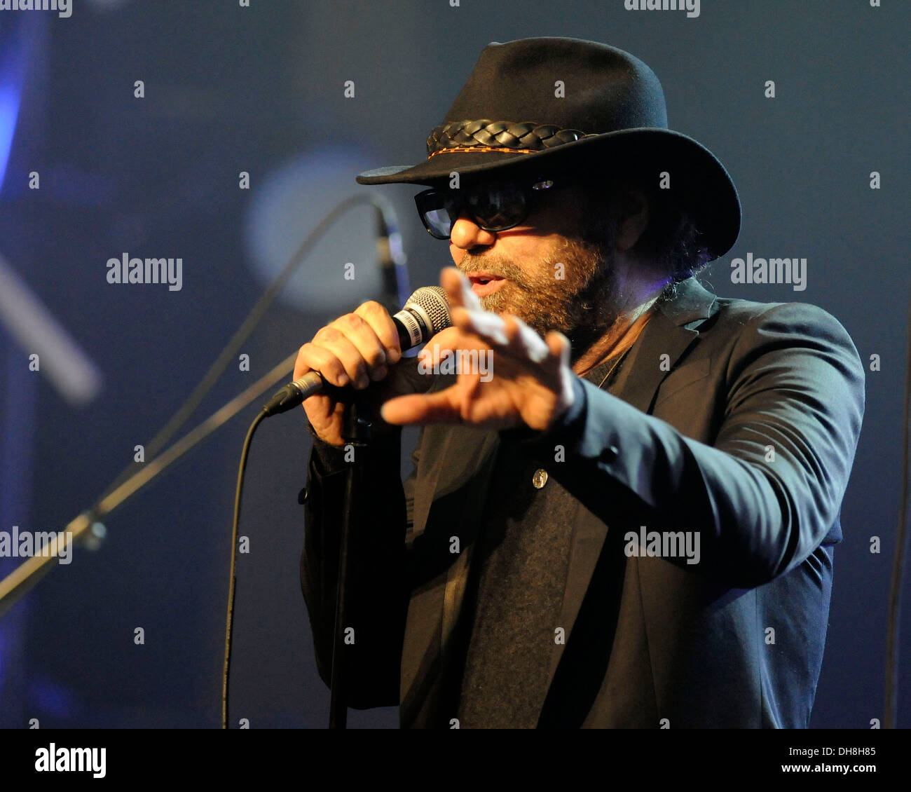 Daniel Lanois 30th Annual Canadian Music & Broadcast Industry Awards ...