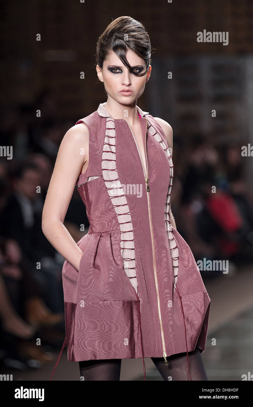 Model Portugal Fashion Week - Fall/Winter 2012 - Storytailors held at ...