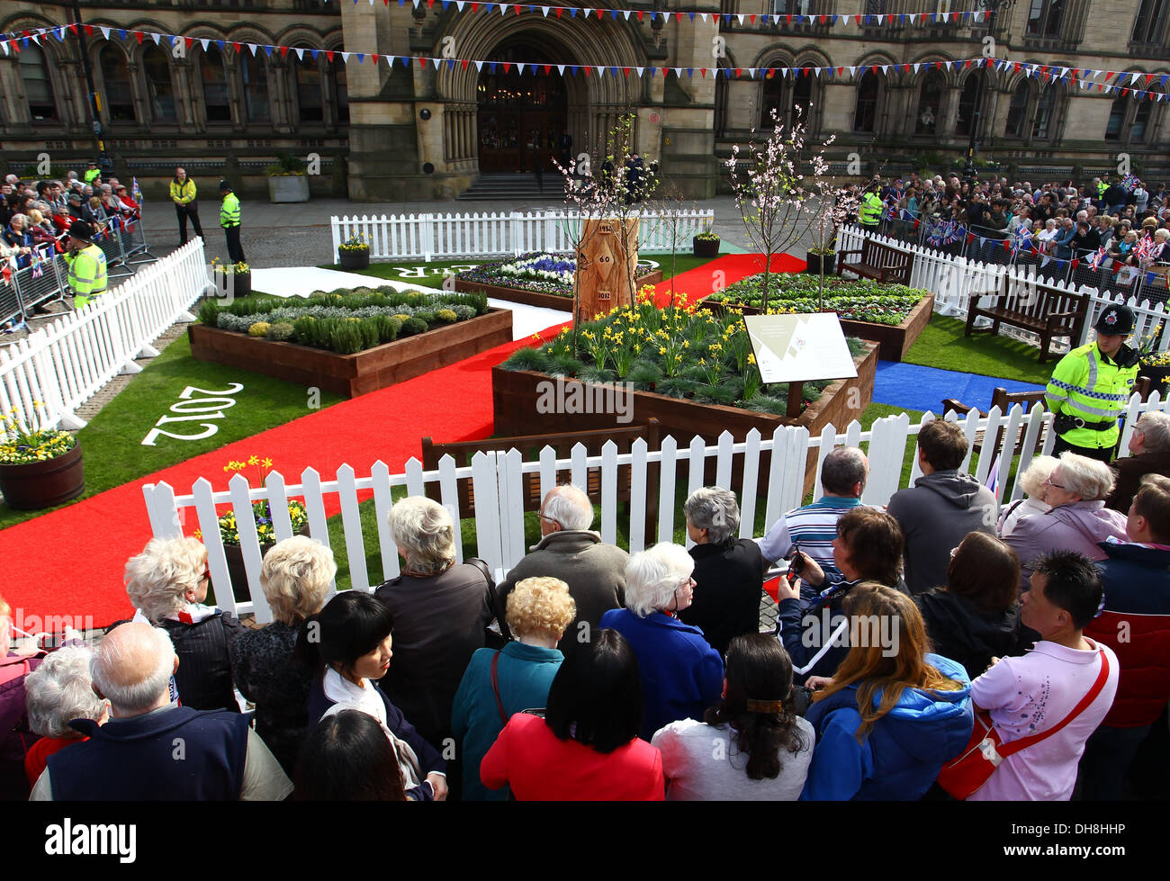 Queen Visits Manchester High Resolution Stock Photography and Images ...