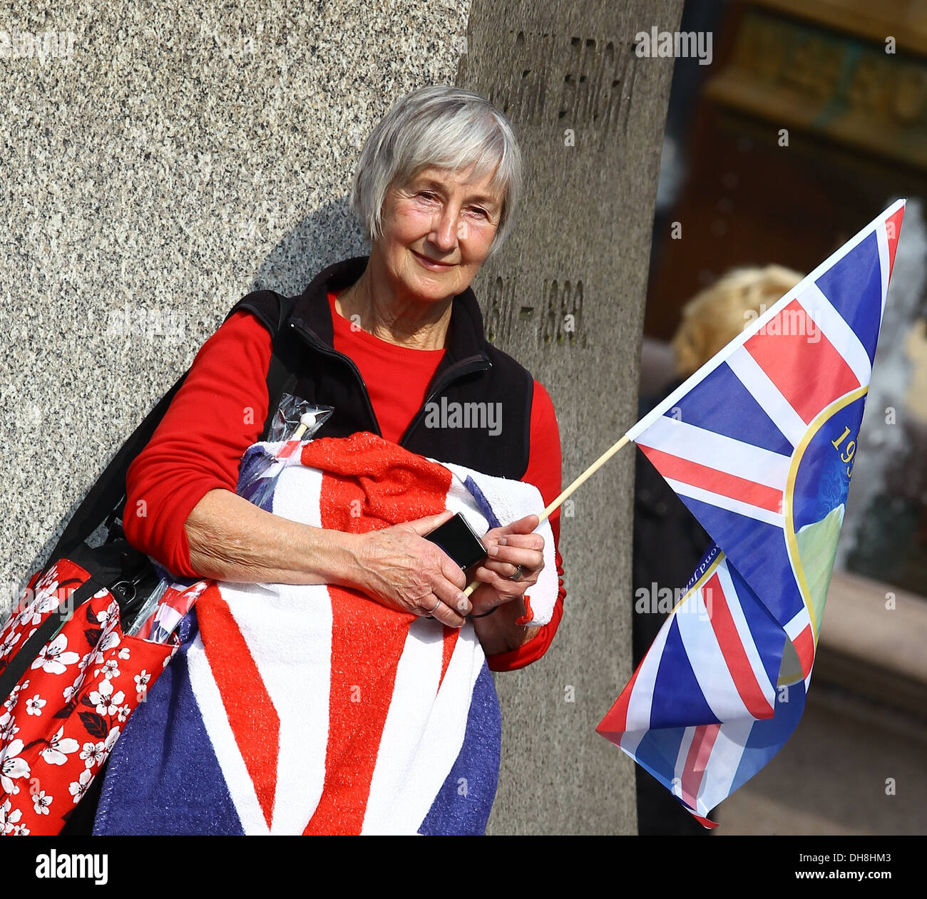 Atmosphere Queen Elizabeth II visits Manchester as part of her Diamond ...
