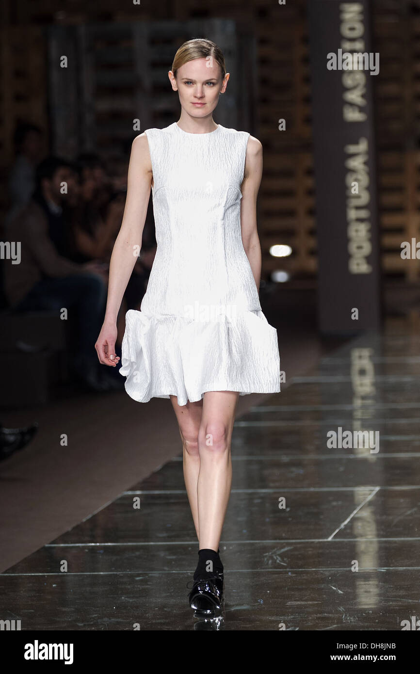 Model Portugal Fashion Week - Fall/Winter 2012 - Diogo Miranda - Runway ...