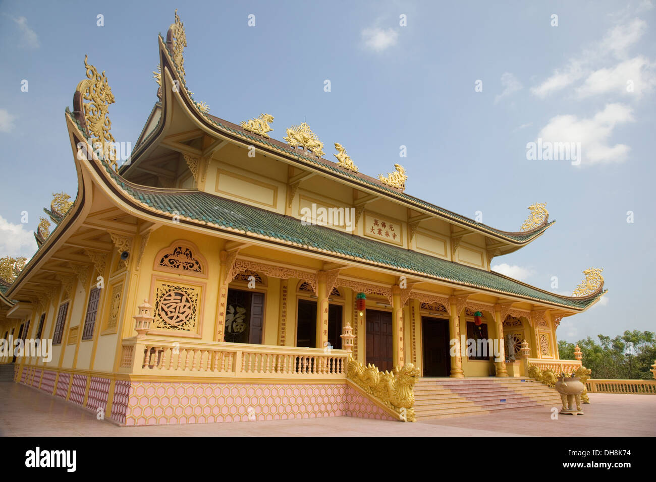 Pagoda building buddhist temple hi-res stock photography and images - Alamy
