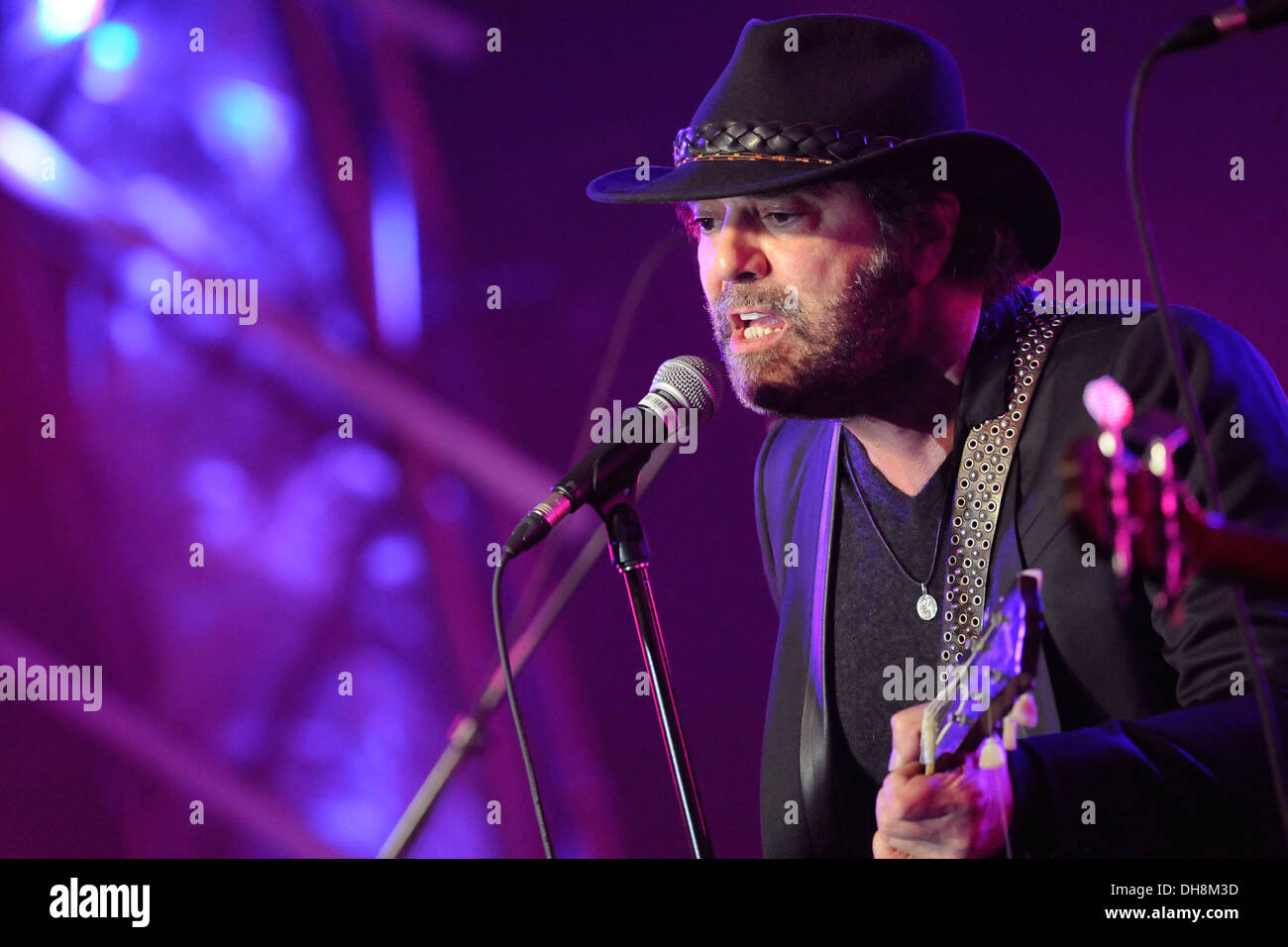 Daniel Lanois Stock Photos & Daniel Lanois Stock Images - Alamy