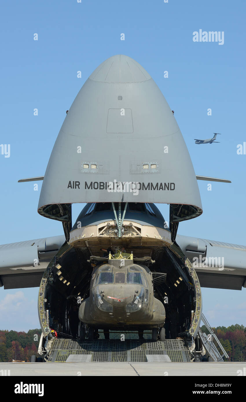 436th airlift wing of dover afb hi-res stock photography and images - Alamy
