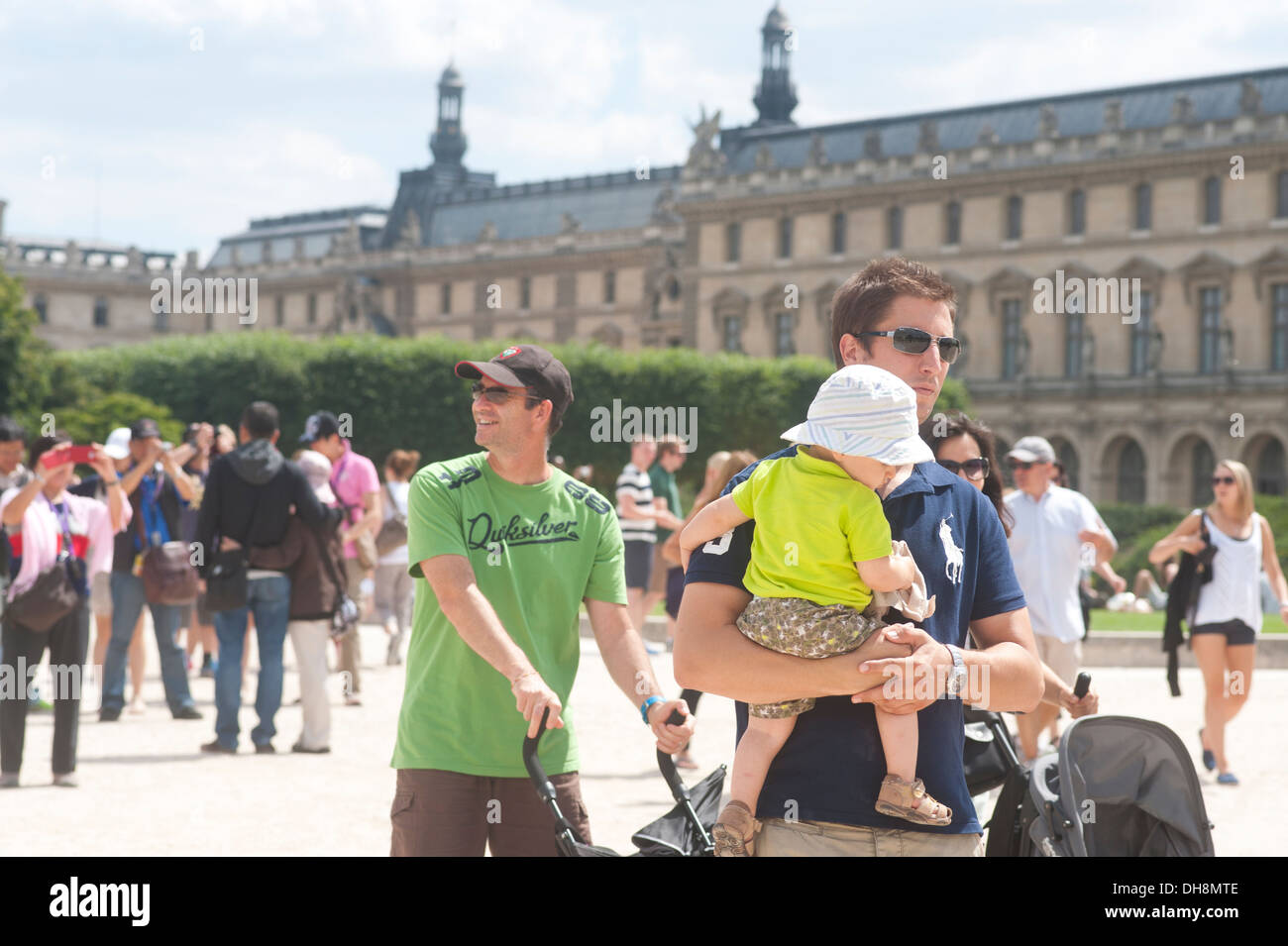 Parisian family hi-res stock photography and images - Alamy