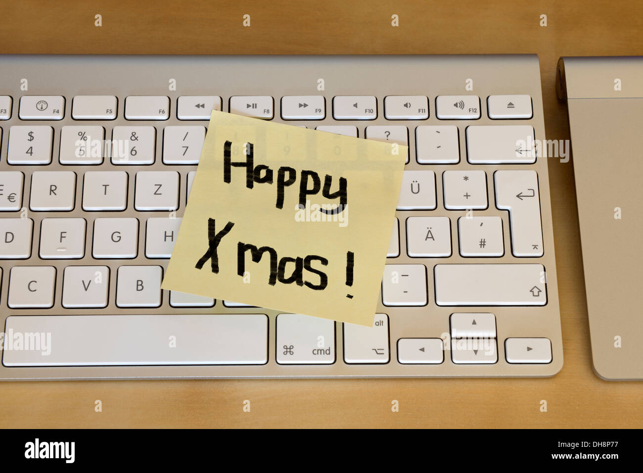 Post-it note 'Happy Xmas' Stock Photo - Alamy