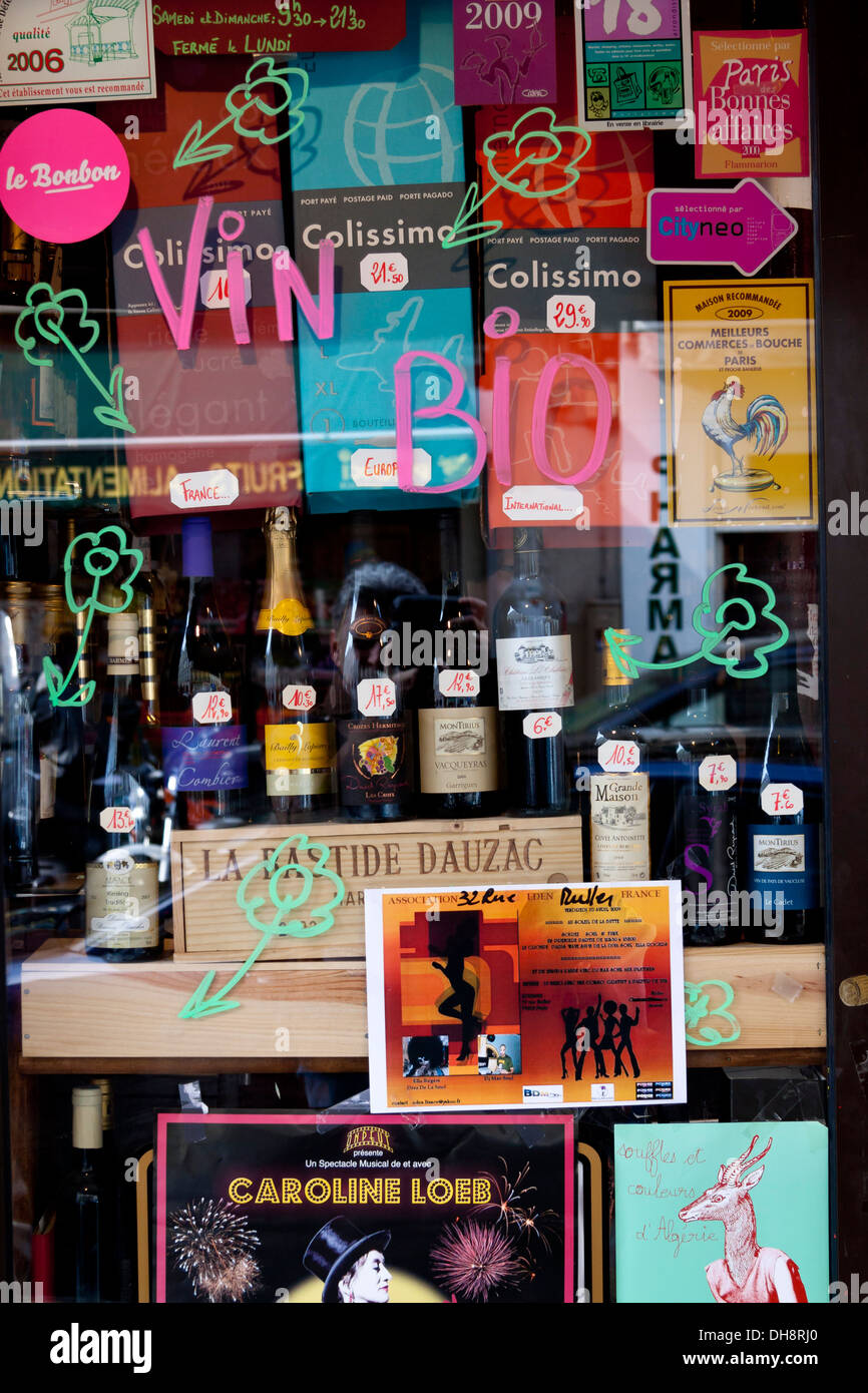 Vine Shop in Paris, France Stock Photo - Alamy
