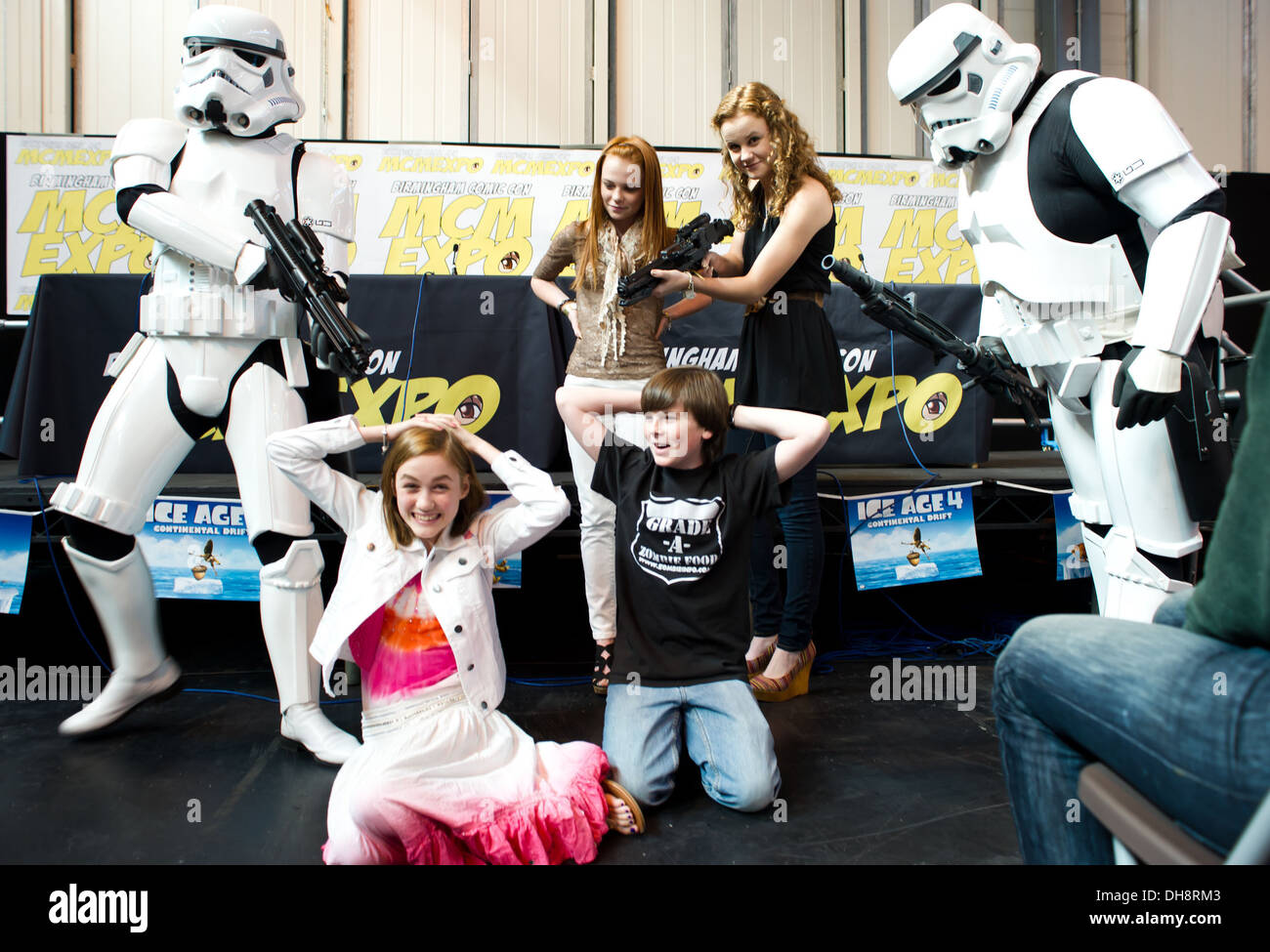 Mackenzie Lintz Annie Thurman Maddison Mackenzie Chandler Riggs with ...