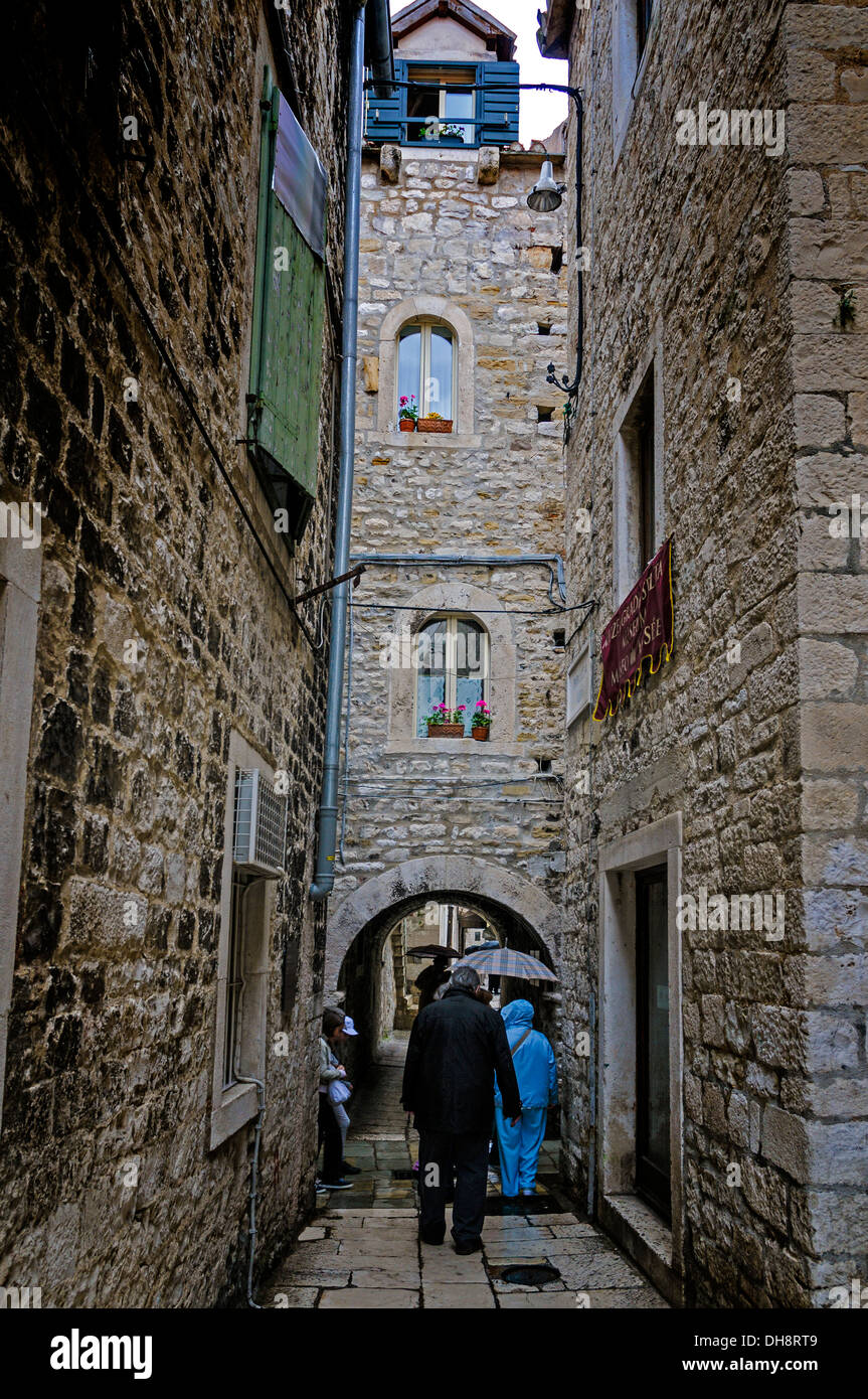 Marble pathway hi-res stock photography and images - Alamy