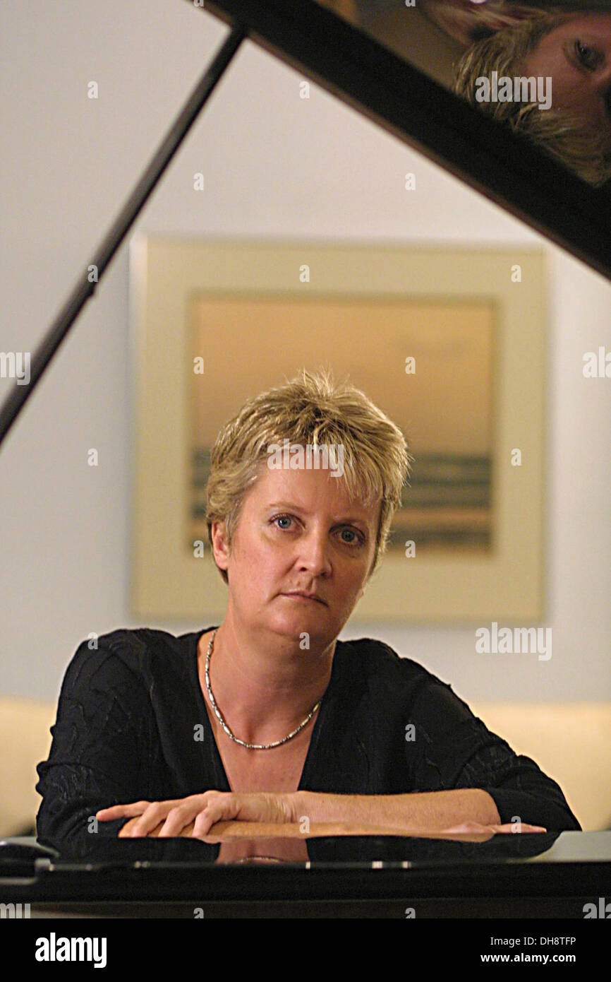 Concert pianist Jill Richards at het home in Melville in Johannesburg ...