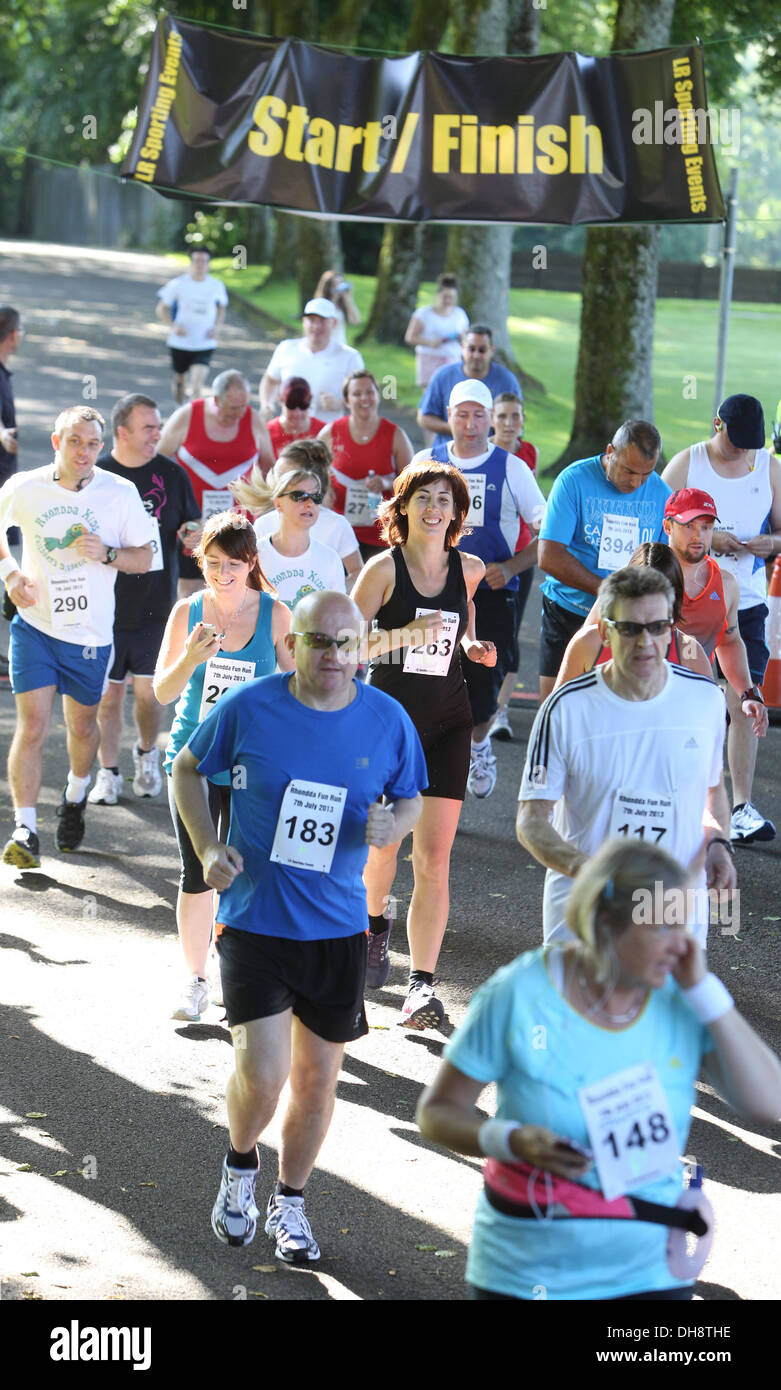 Ystrad Rhondda High Resolution Stock Photography and Images - Alamy