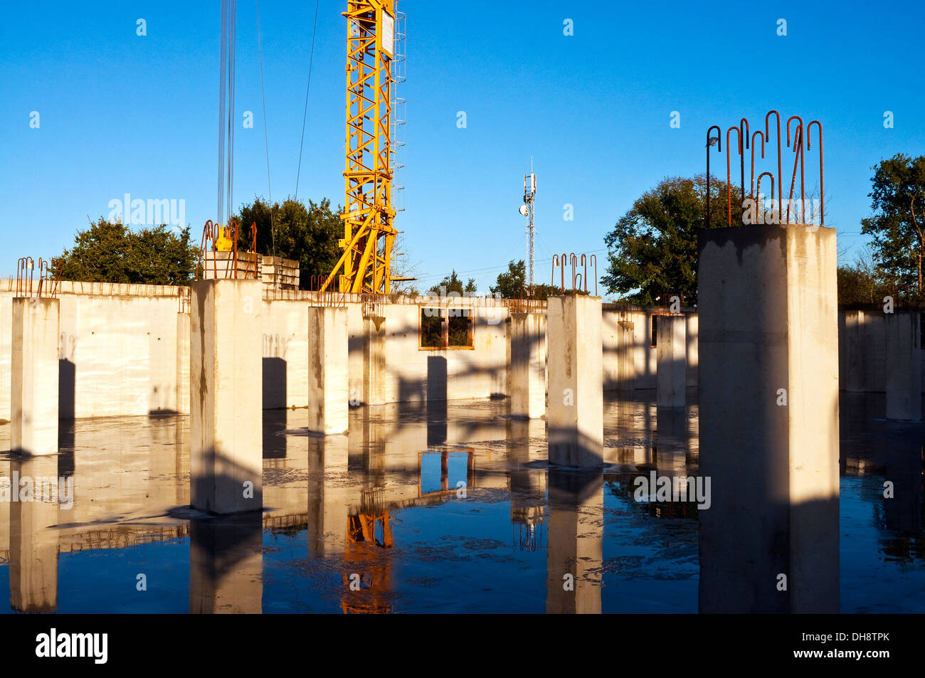 Reinforced concrete columns hi-res stock photography and images - Alamy